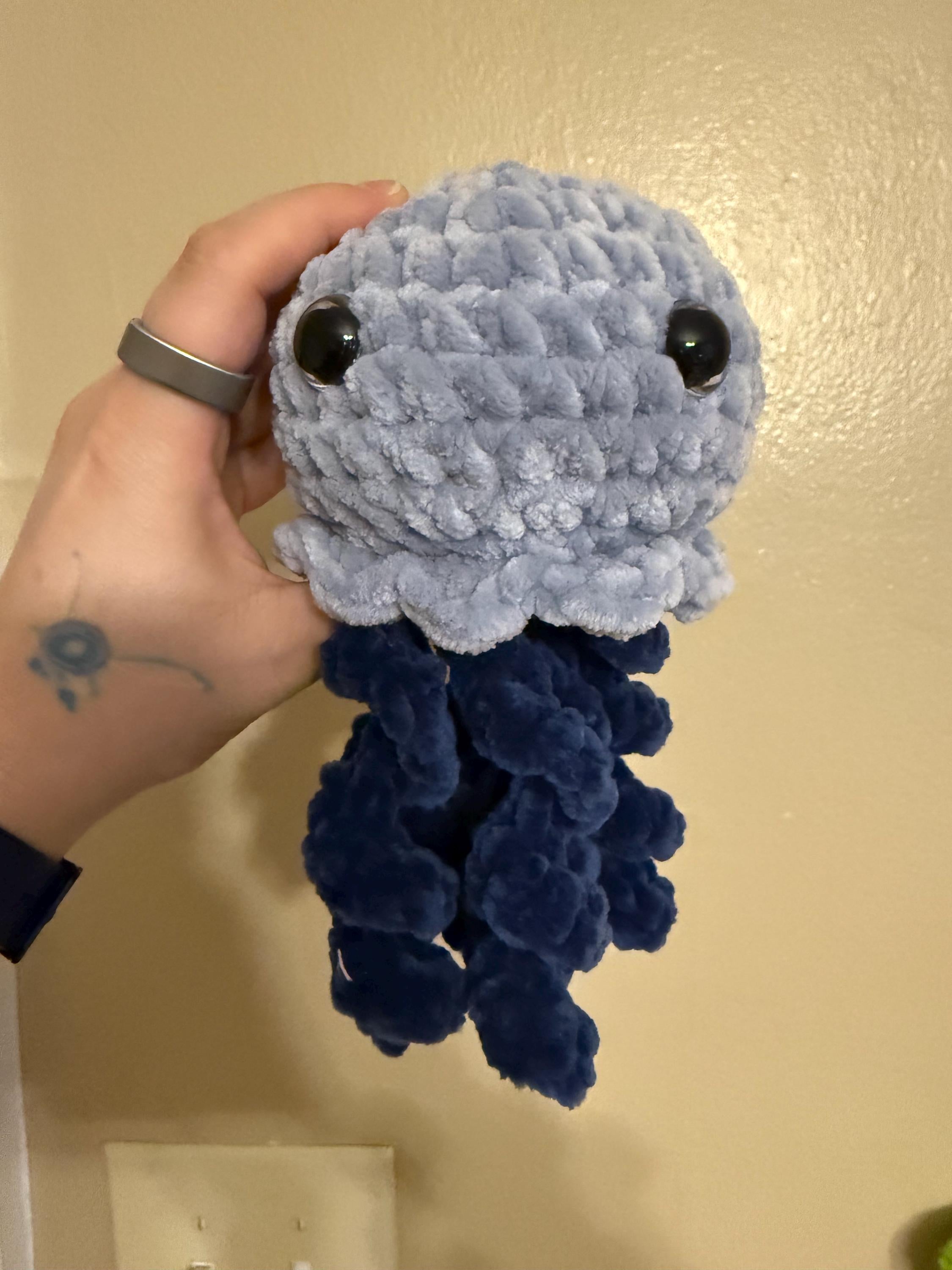 Blue Jellyfish plushie - Sparkle eyes – The Knotty Pharmacist